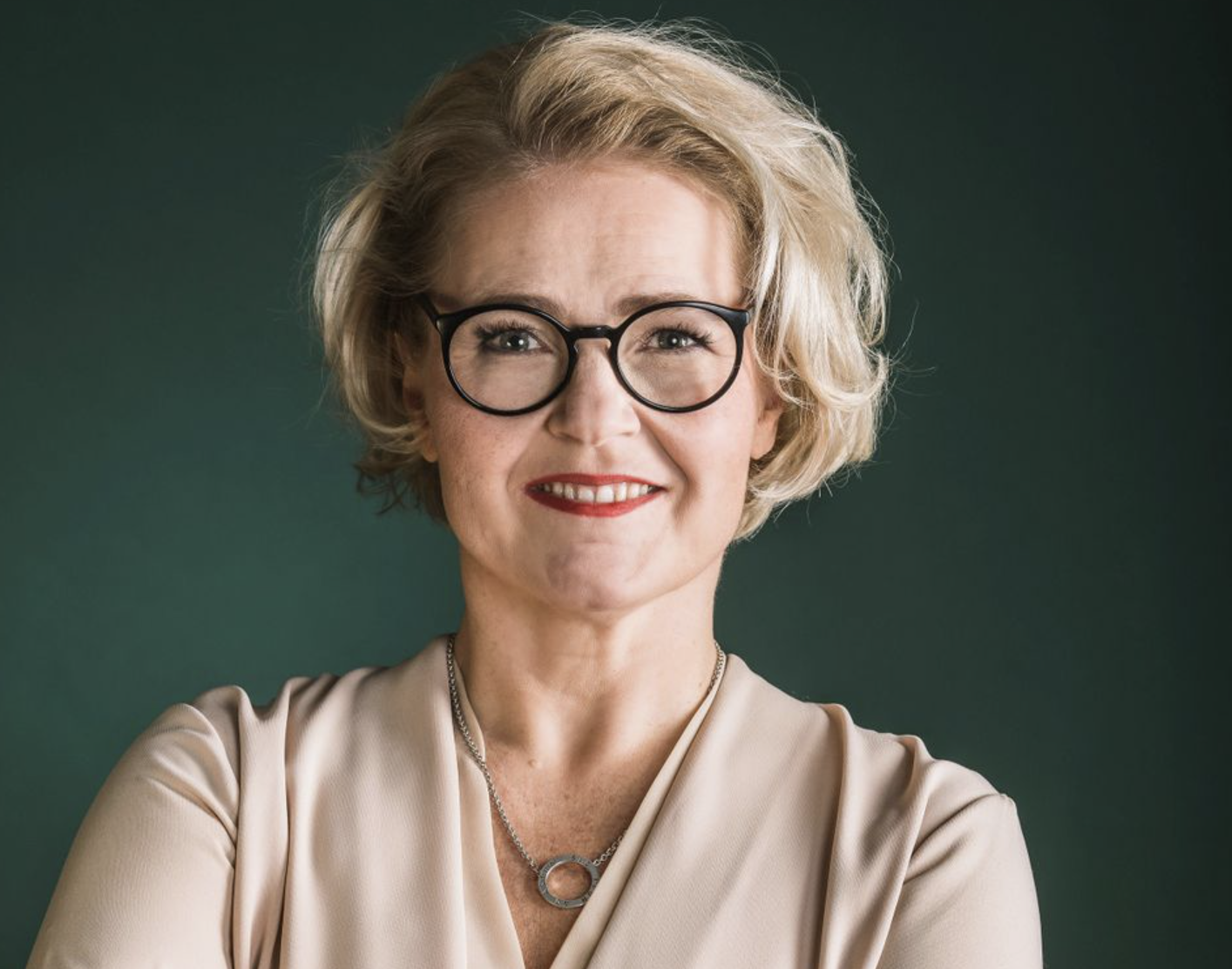 ”Älä ainakaan jaa hölmöjä tai epäilyttäviä viestejä” – Meppi Kumpula ...